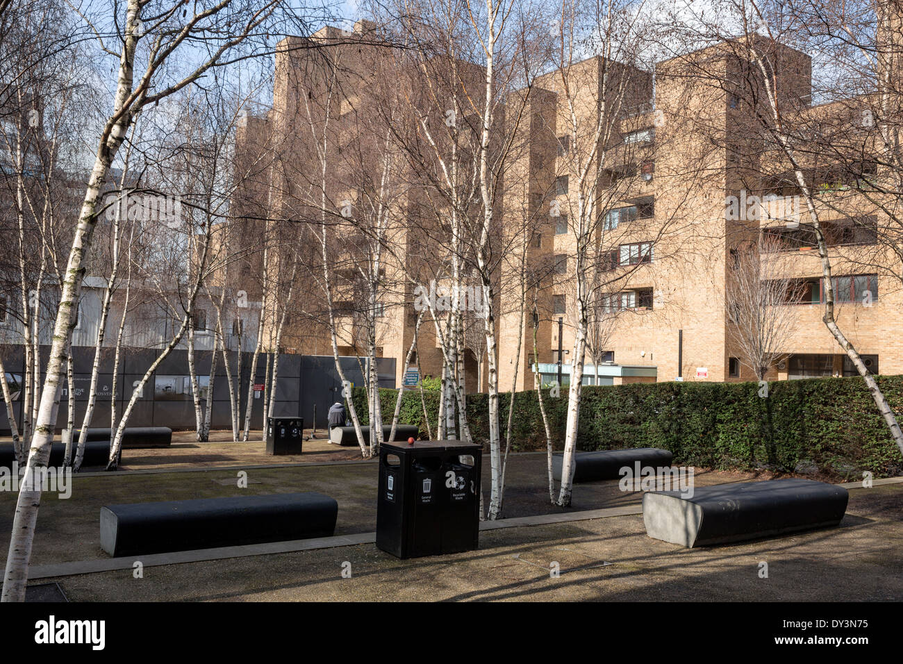Tate modern trees hi-res stock photography and images - Alamy