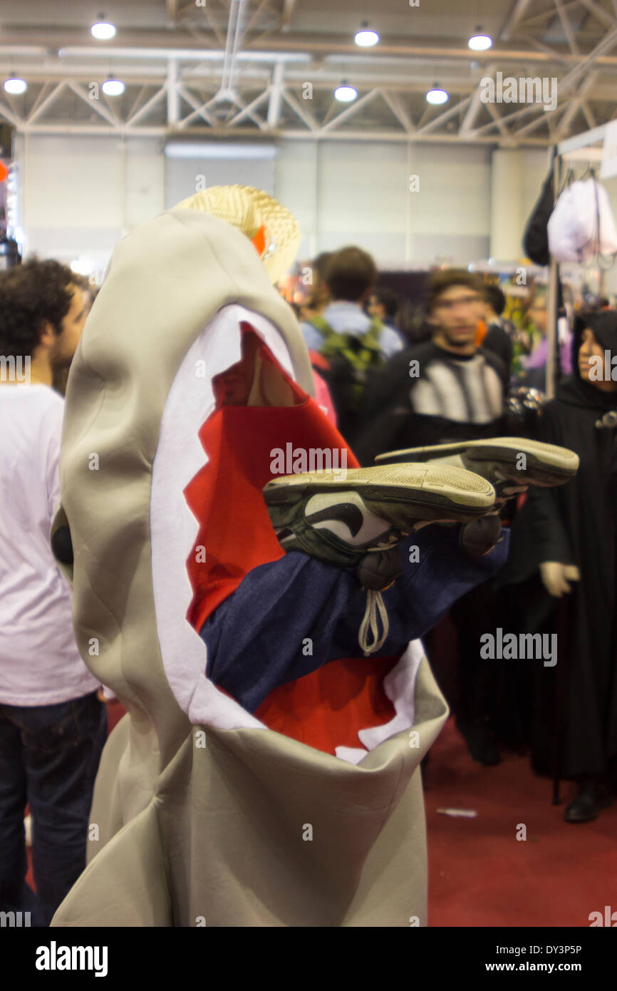 Shark disguise costume hi-res stock photography and images - Alamy