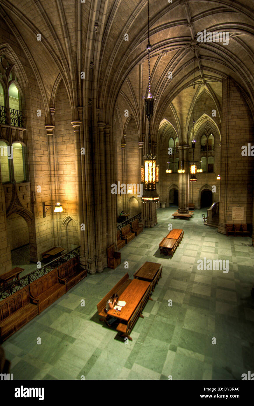 The Cathedral of Learning on the University of Pittsburgh's main campus ...