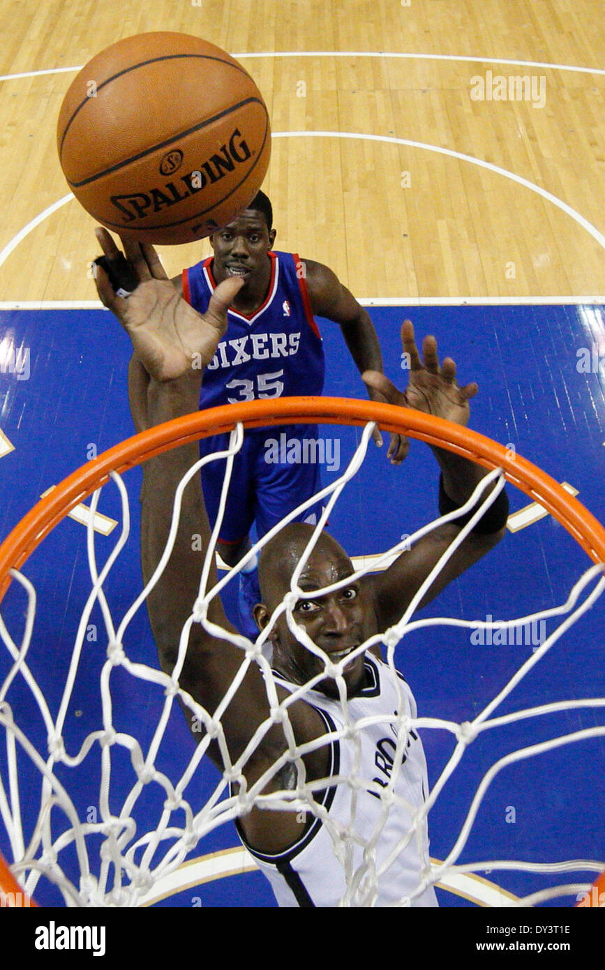 The sims 2 game hi-res stock photography and images - Alamy