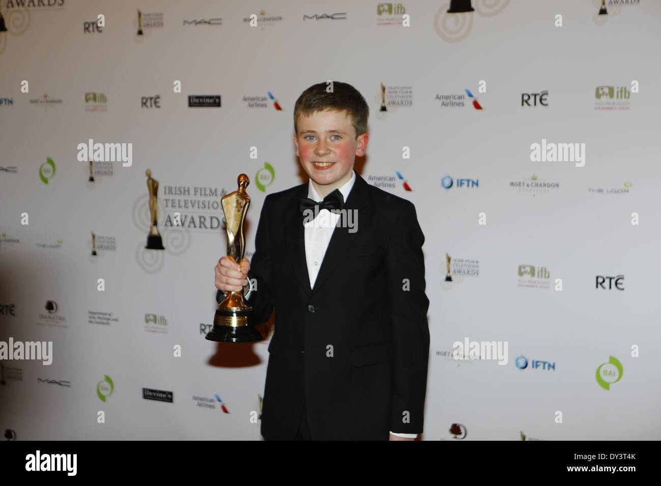 Dublin, Ireland. 5th April 2014. David Rawle presents the IFTA award ...