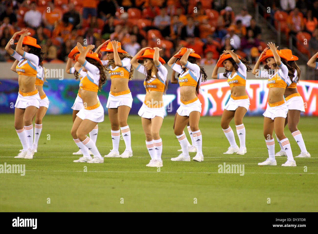 Soccer cheerleaders hi-res stock photography and images - Alamy