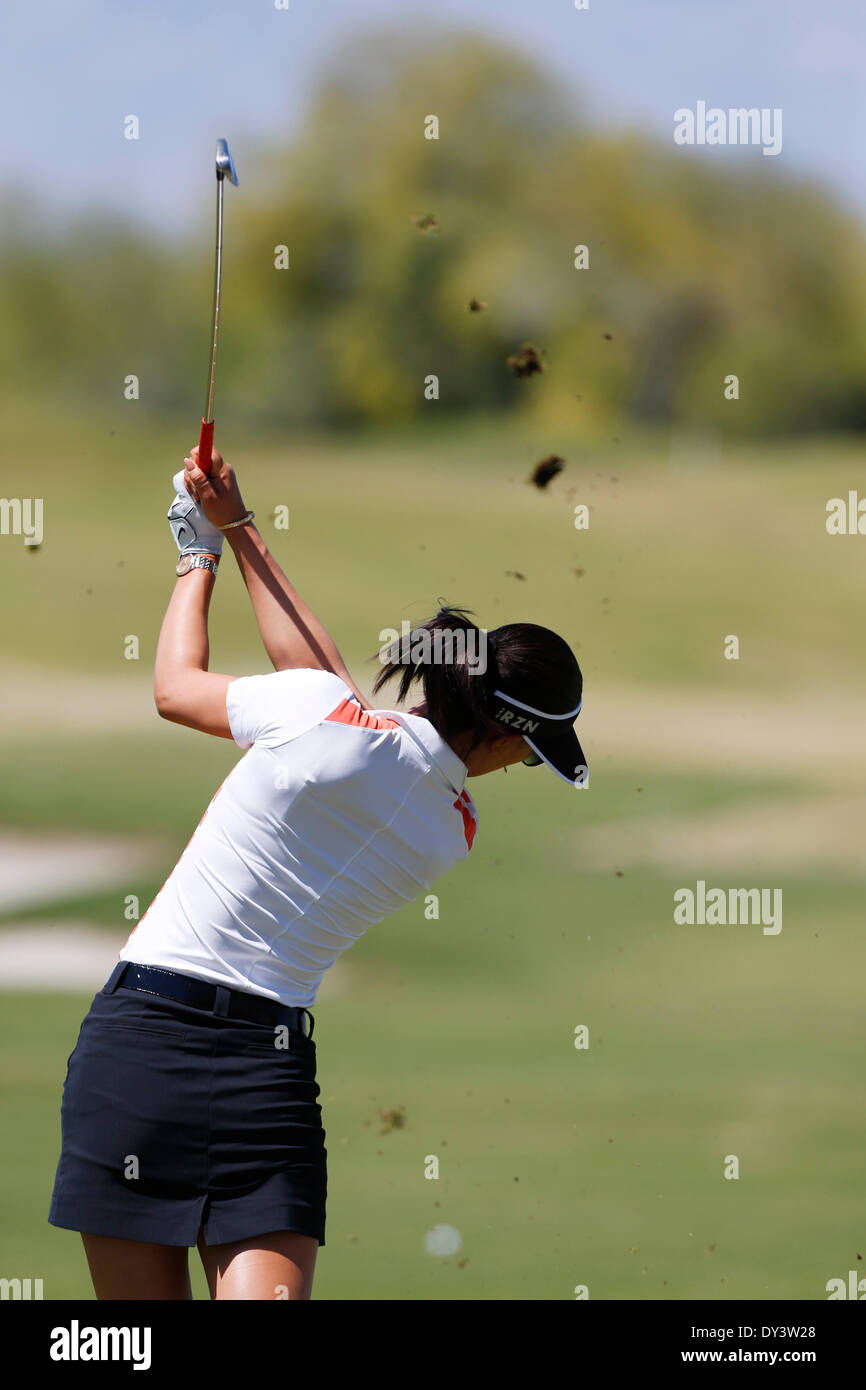 Rancho Mirage, California, USA. 05th Apr, 2013. Michelle Wie warms up ...
