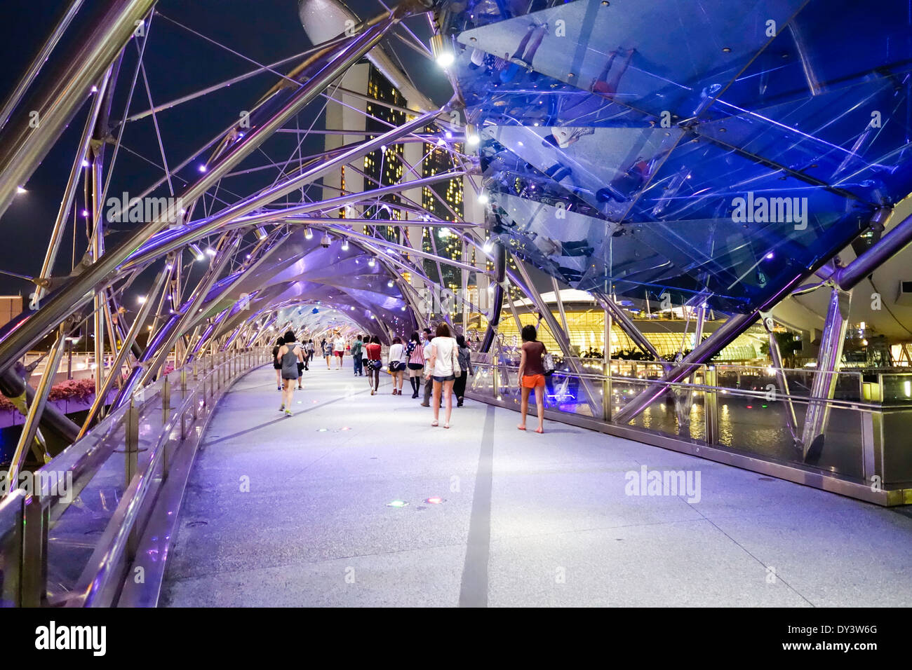 Pedestrian footbridge at Marina Bay Sands, Singapore Stock Photo - Alamy