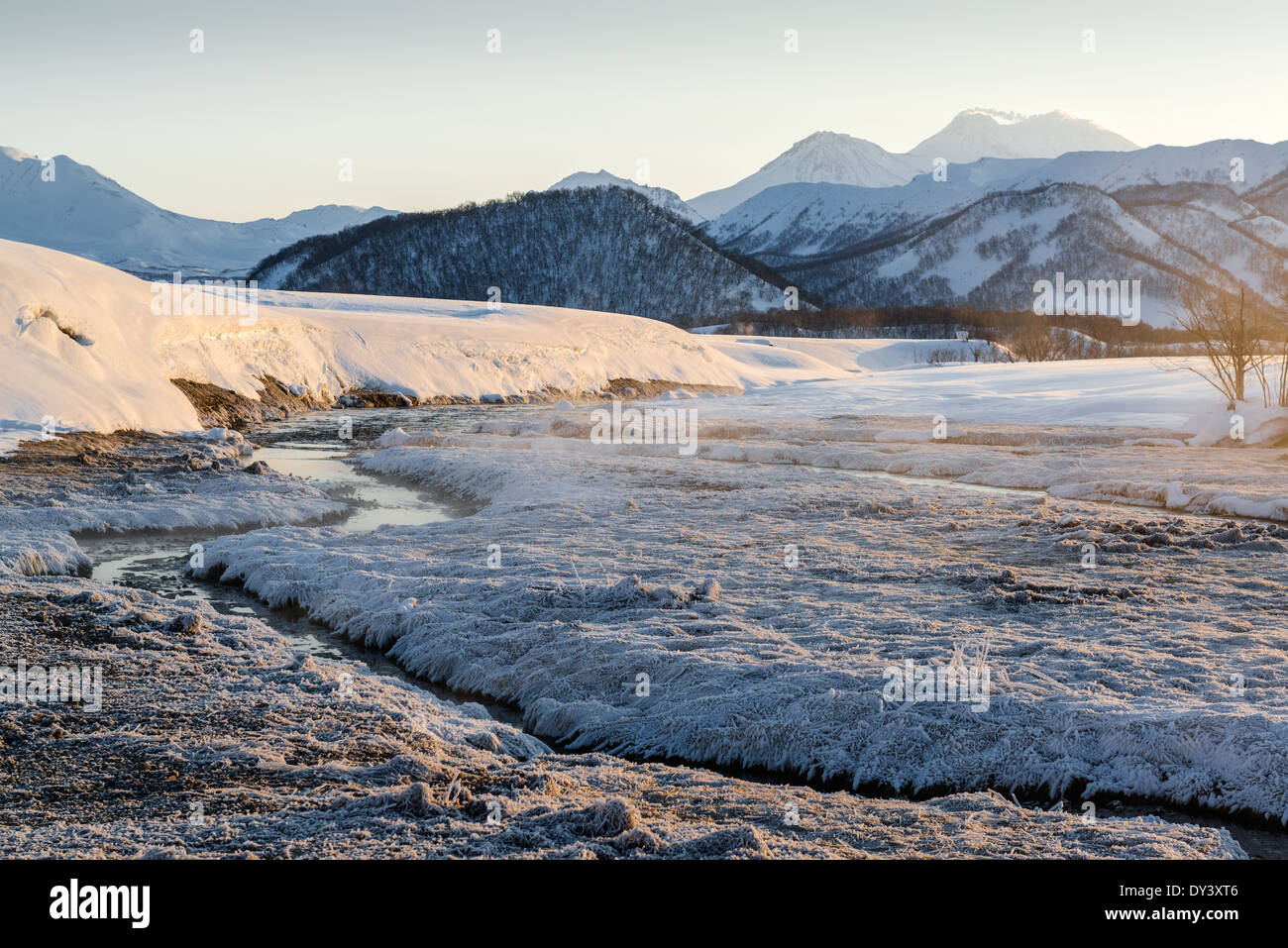 Zhupanovsky volcano hi-res stock photography and images - Alamy