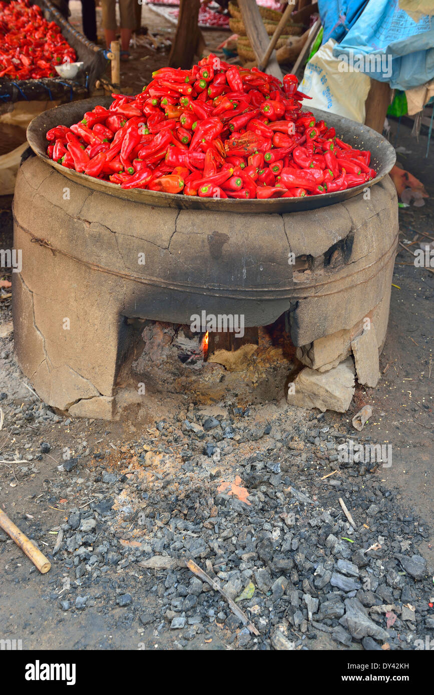 Open red chilli pepper hi-res stock photography and images - Alamy