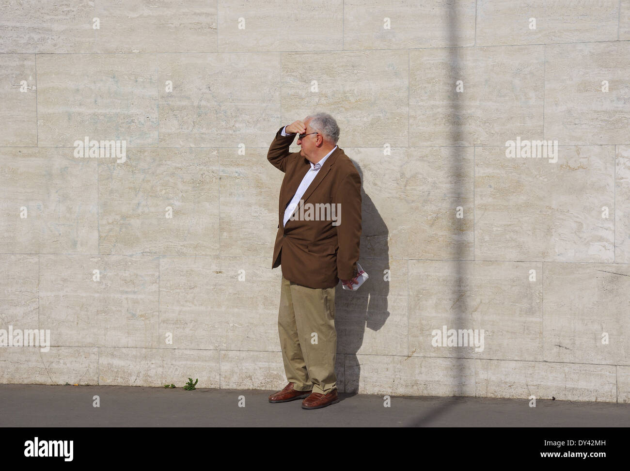 Old man blinded by the sun in Paris Stock Photo - Alamy