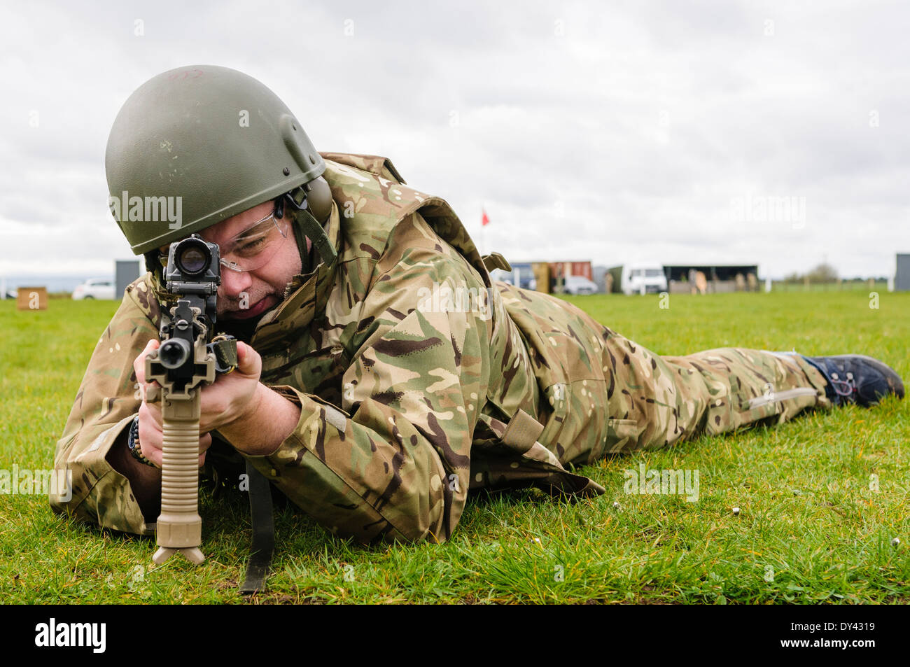 Prone soldier with gun hi-res stock photography and images - Alamy