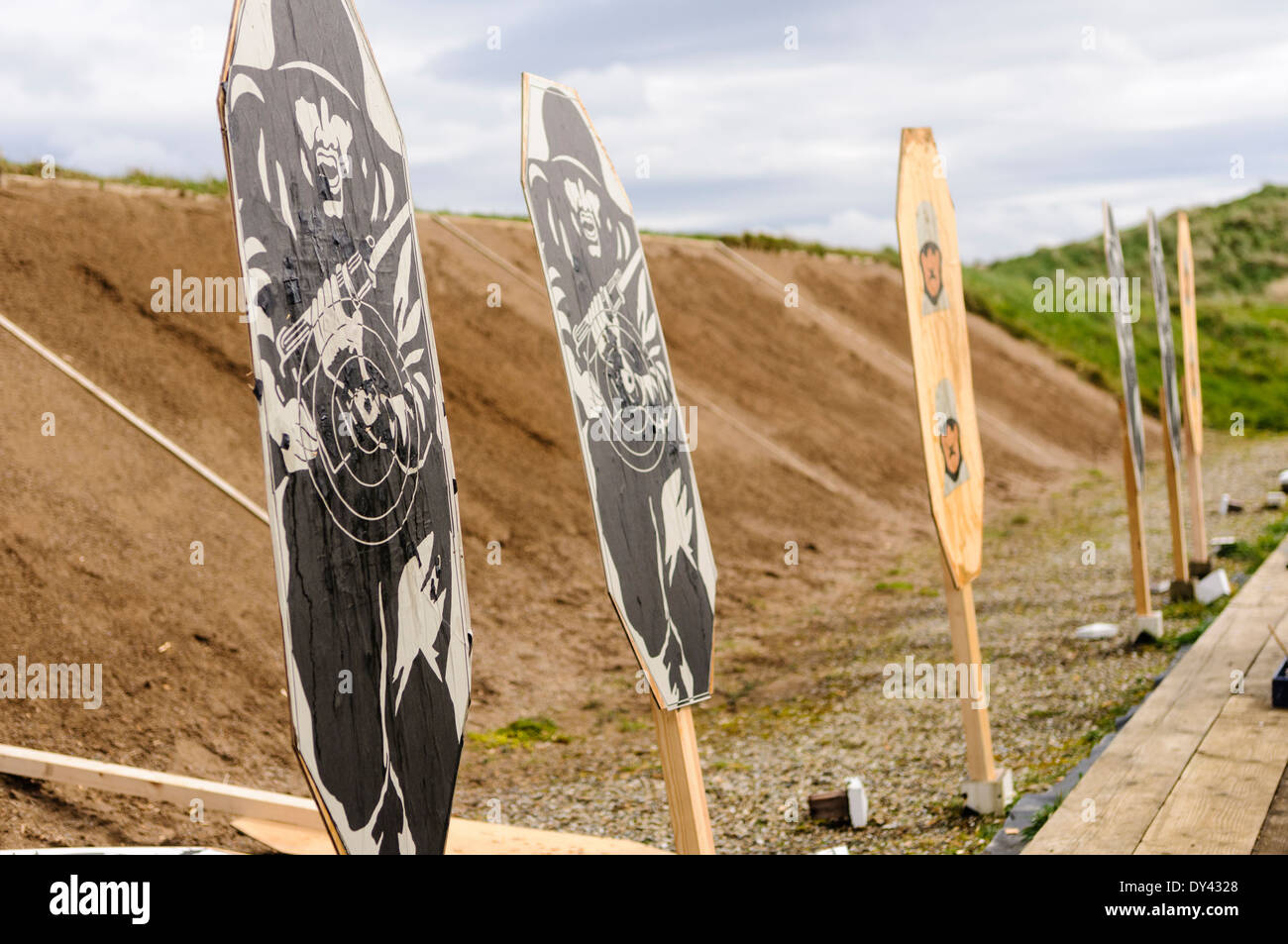NATO standard rifle and sniper targets on a military firing range Stock ...