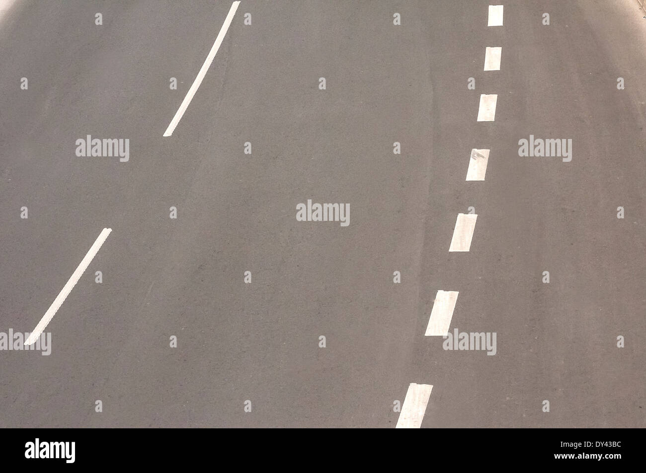 Asphalt roadway hi-res stock photography and images - Alamy