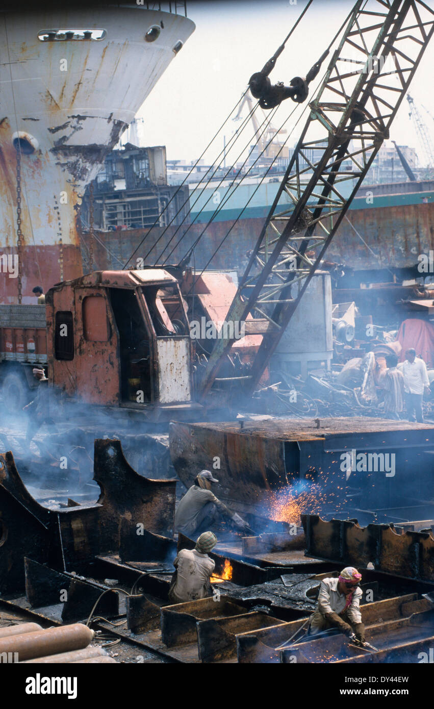 Ship dismantling area hi-res stock photography and images - Alamy
