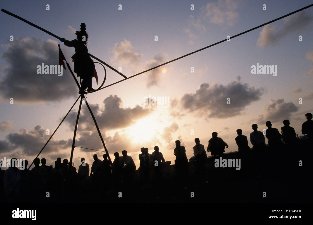 Rope acrobatics hi-res stock photography and images - Alamy