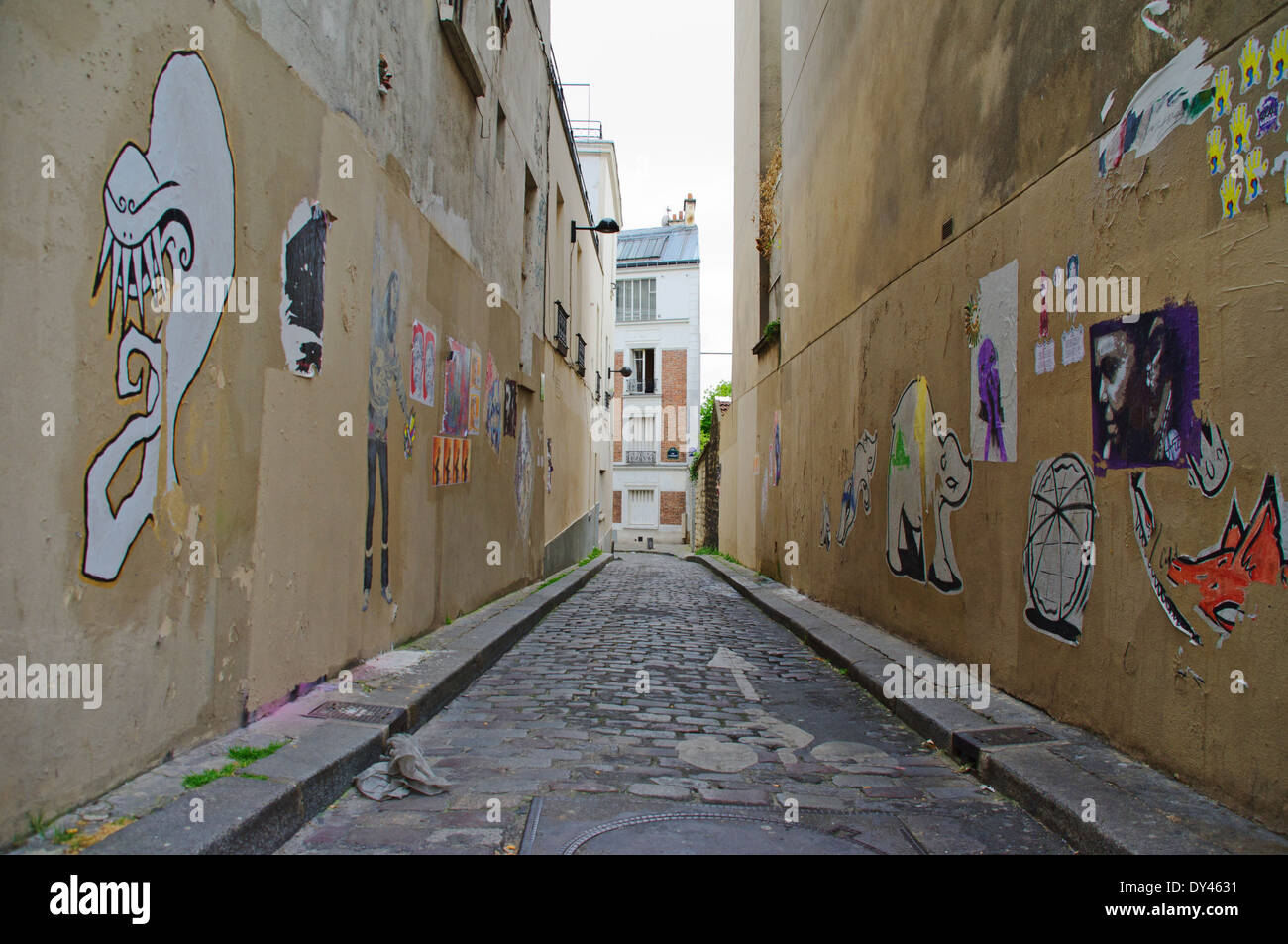 Back Street Paris High Resolution Stock Photography and Images - Alamy