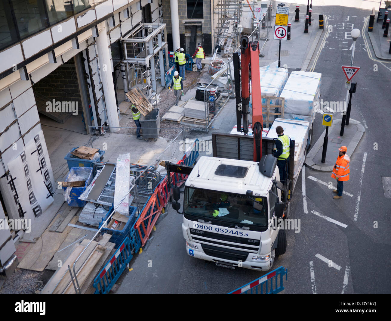 Unloading Lorry High Resolution Stock Photography and Images - Alamy