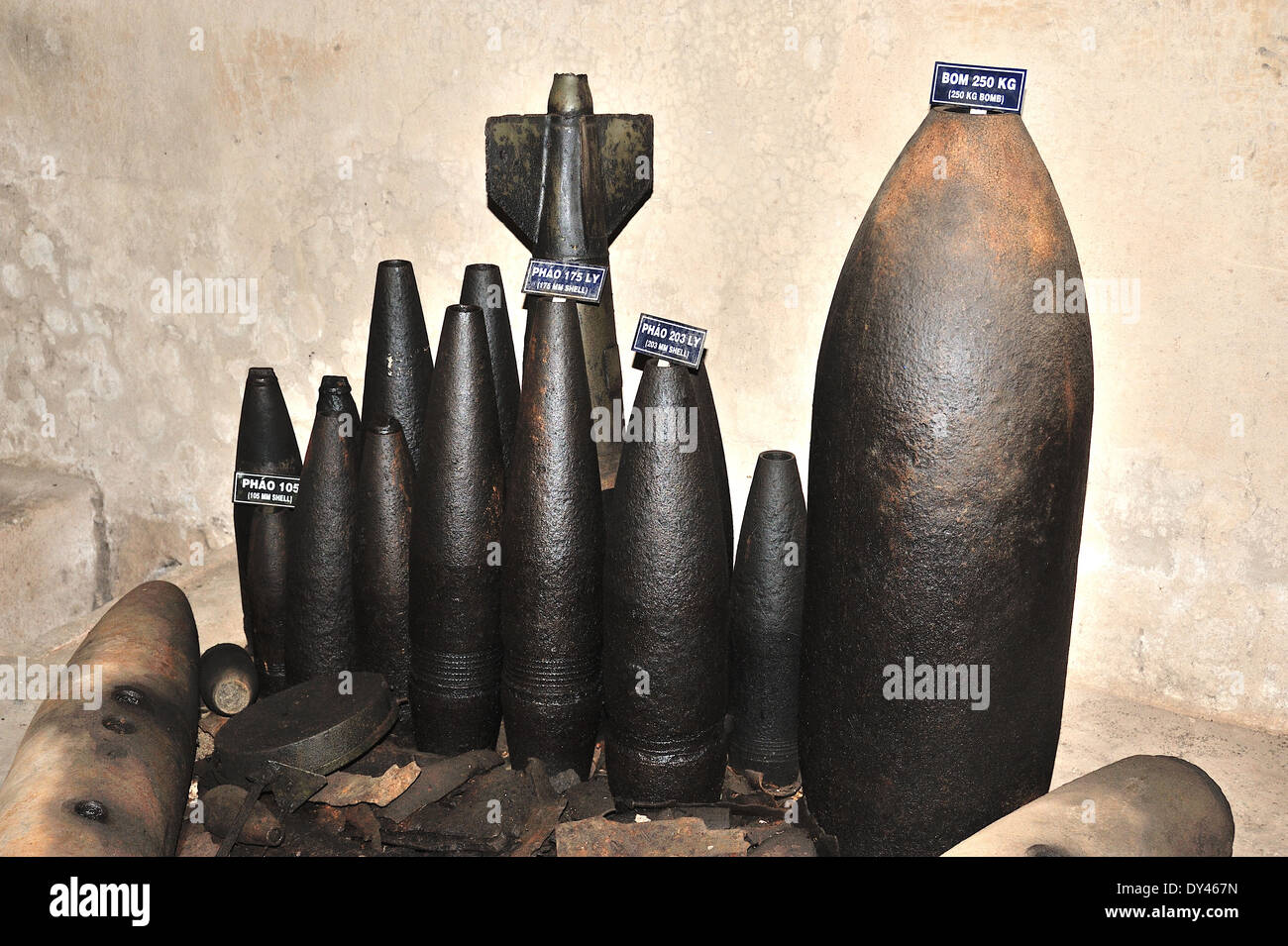 Bombs hi-res stock photography and images - Alamy