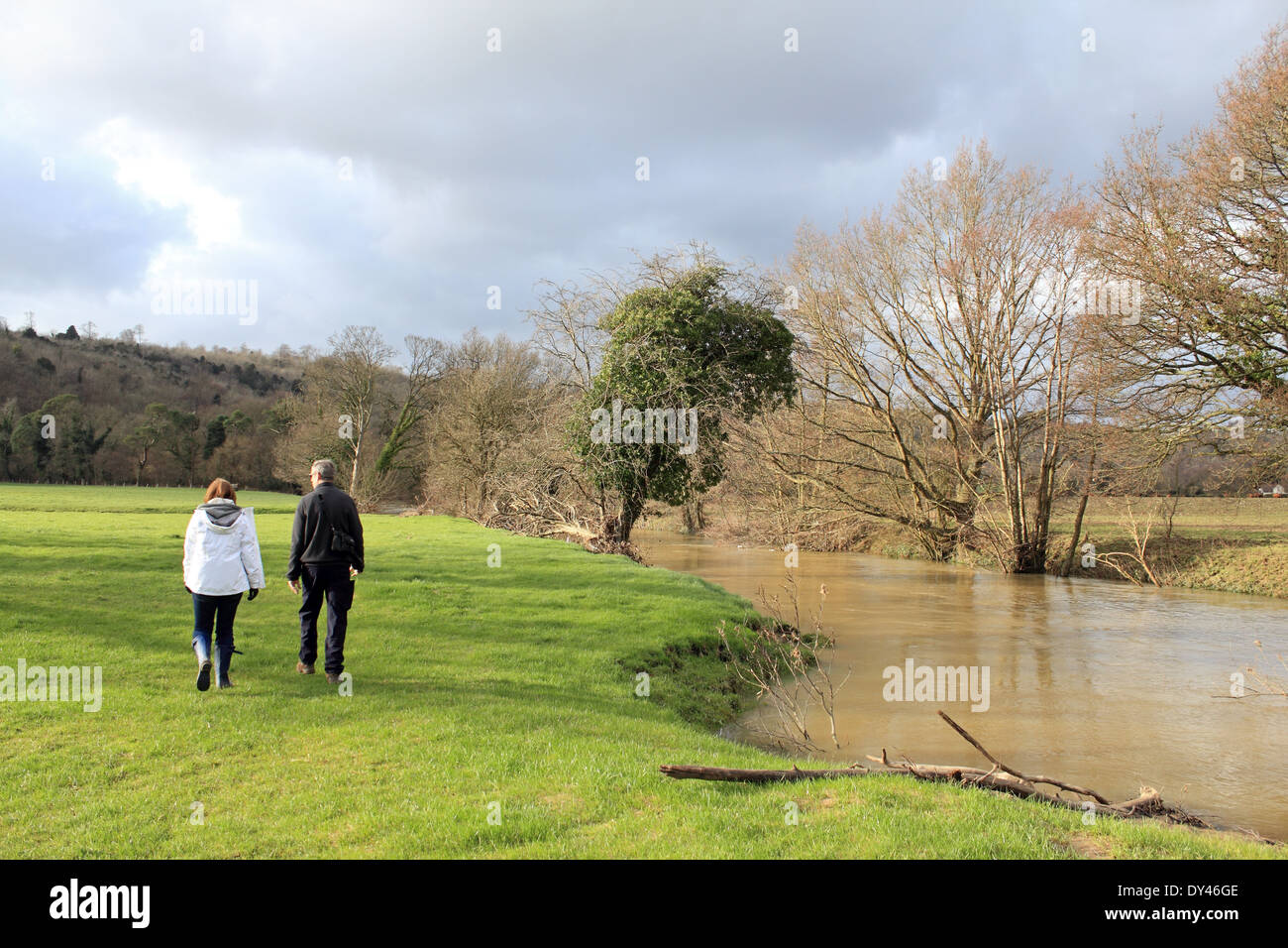 Couple walking by river hi-res stock photography and images - Alamy