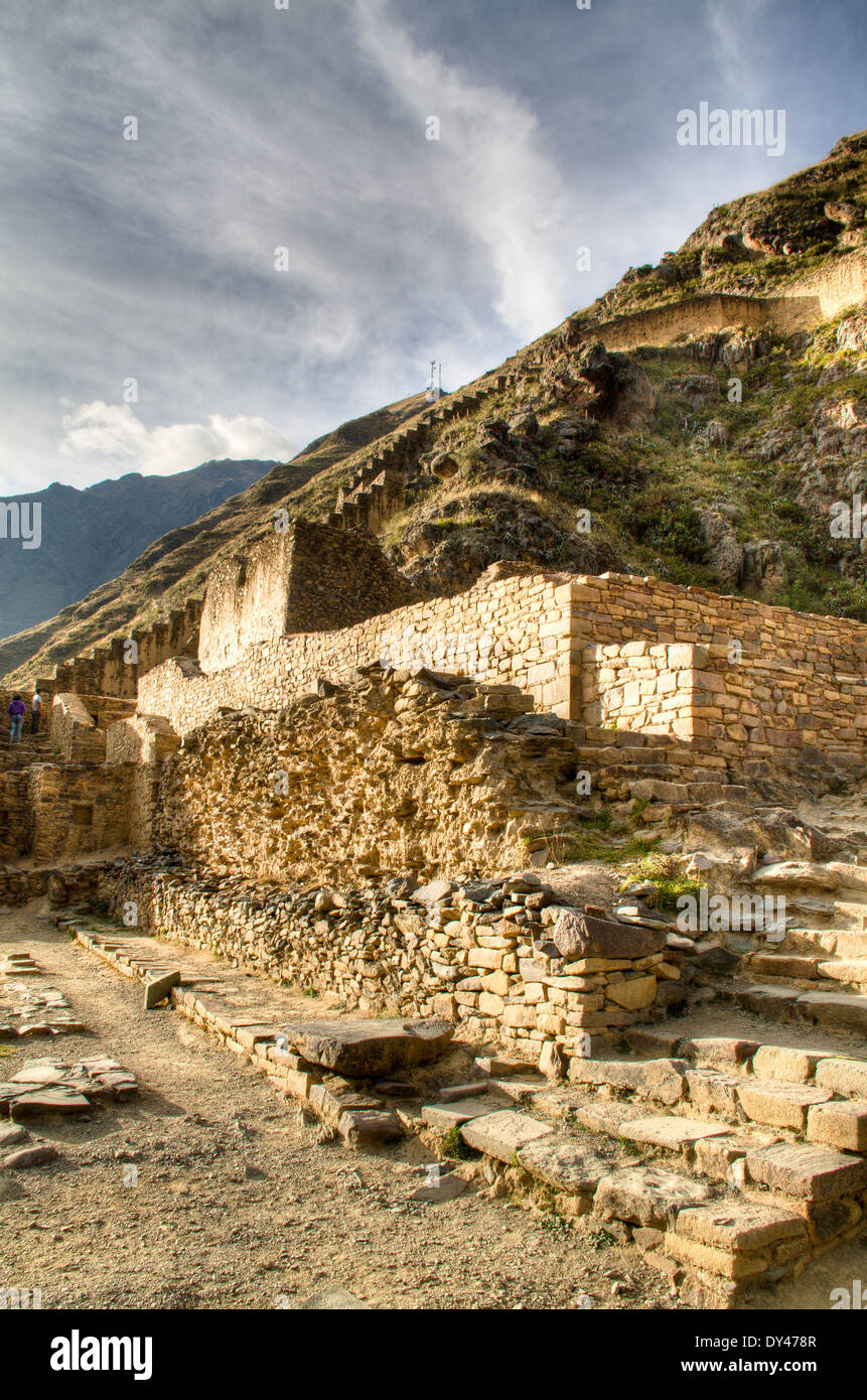 Ancient Inca ruins of Ollantaytambo, Peru Stock Photo - Alamy