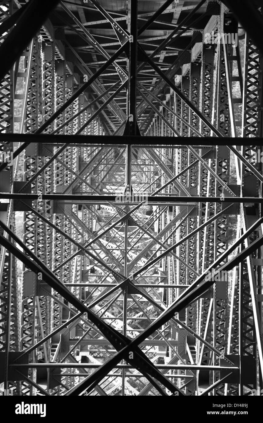 Bridge pass Black and White Stock Photos & Images - Alamy