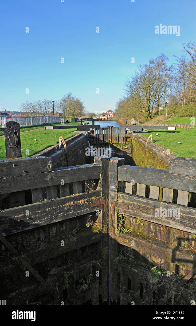Blackburn Lancashire UK canal lock gates Stock Photo - Alamy