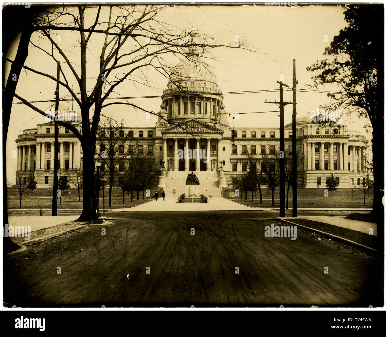 Repairs to the Old Capitol in Jackson, Mississippi, around 1915 helped ...