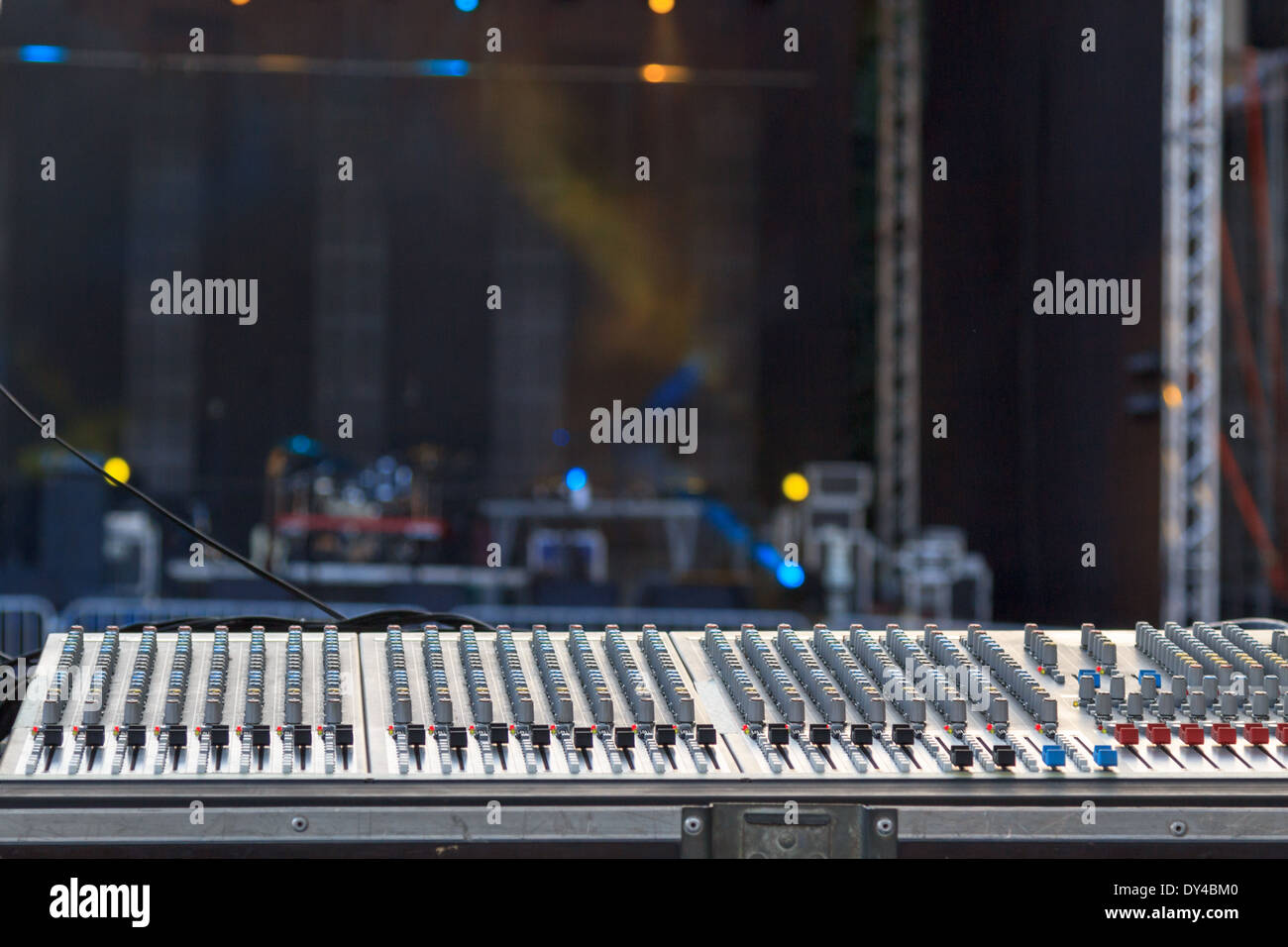 Mixing stage hi-res stock photography and images - Alamy