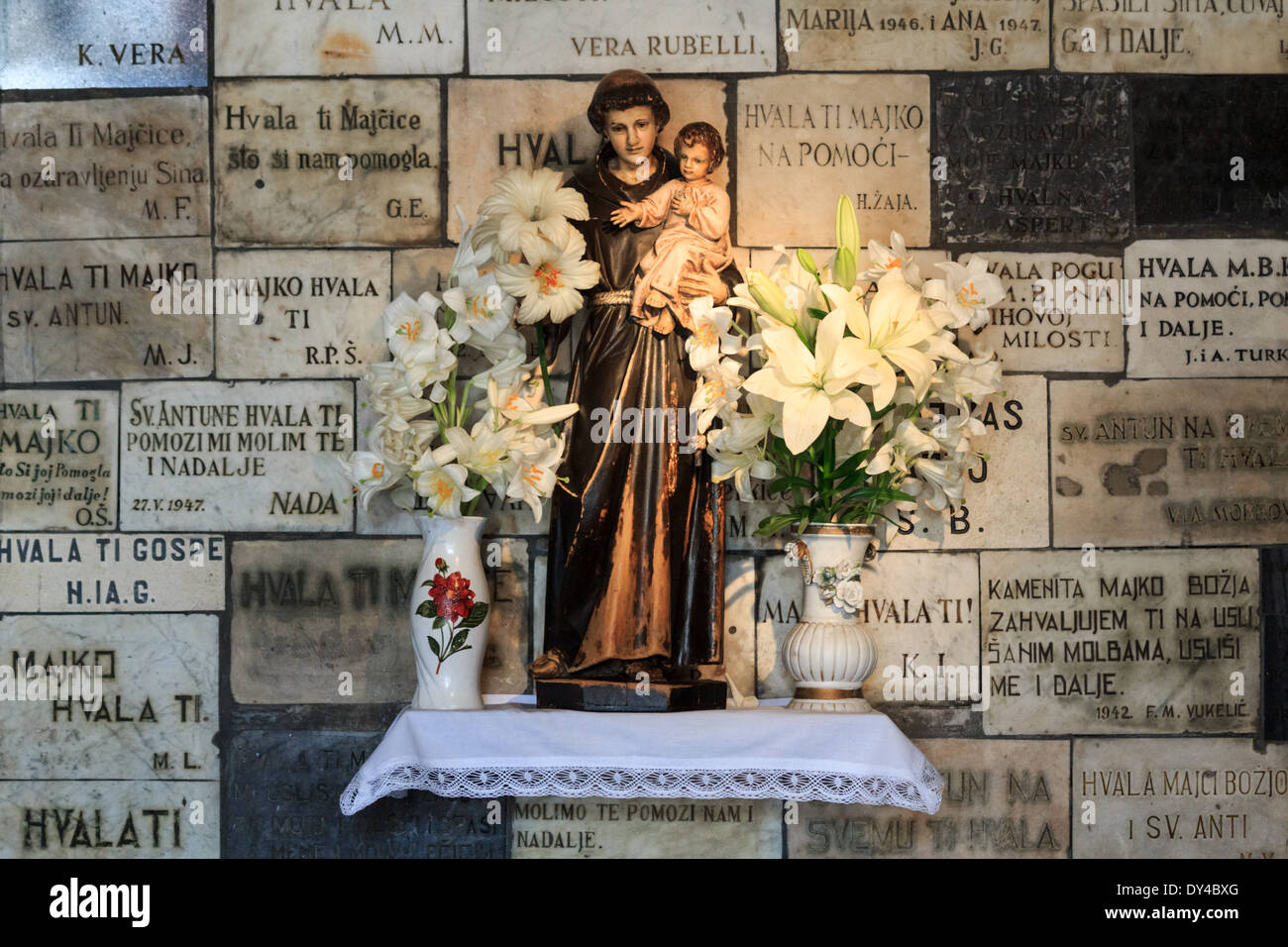 Christian monk statue hi-res stock photography and images - Alamy