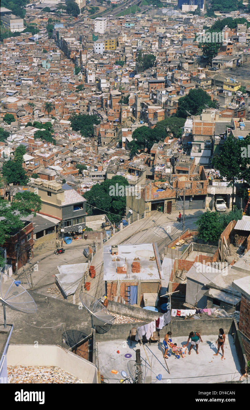 Brazil rich and poor hi-res stock photography and images - Alamy