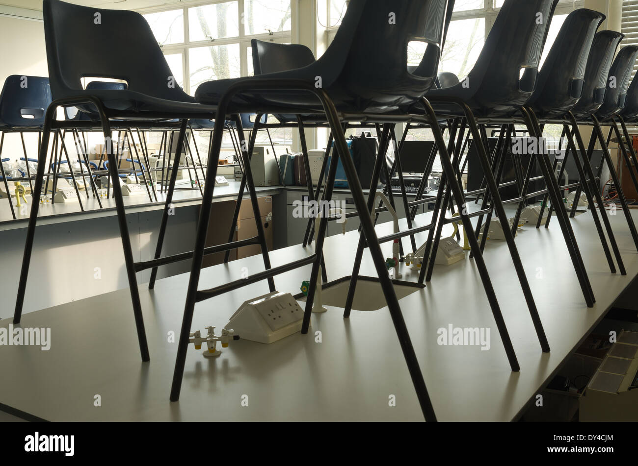 Lab benches hi-res stock photography and images - Alamy