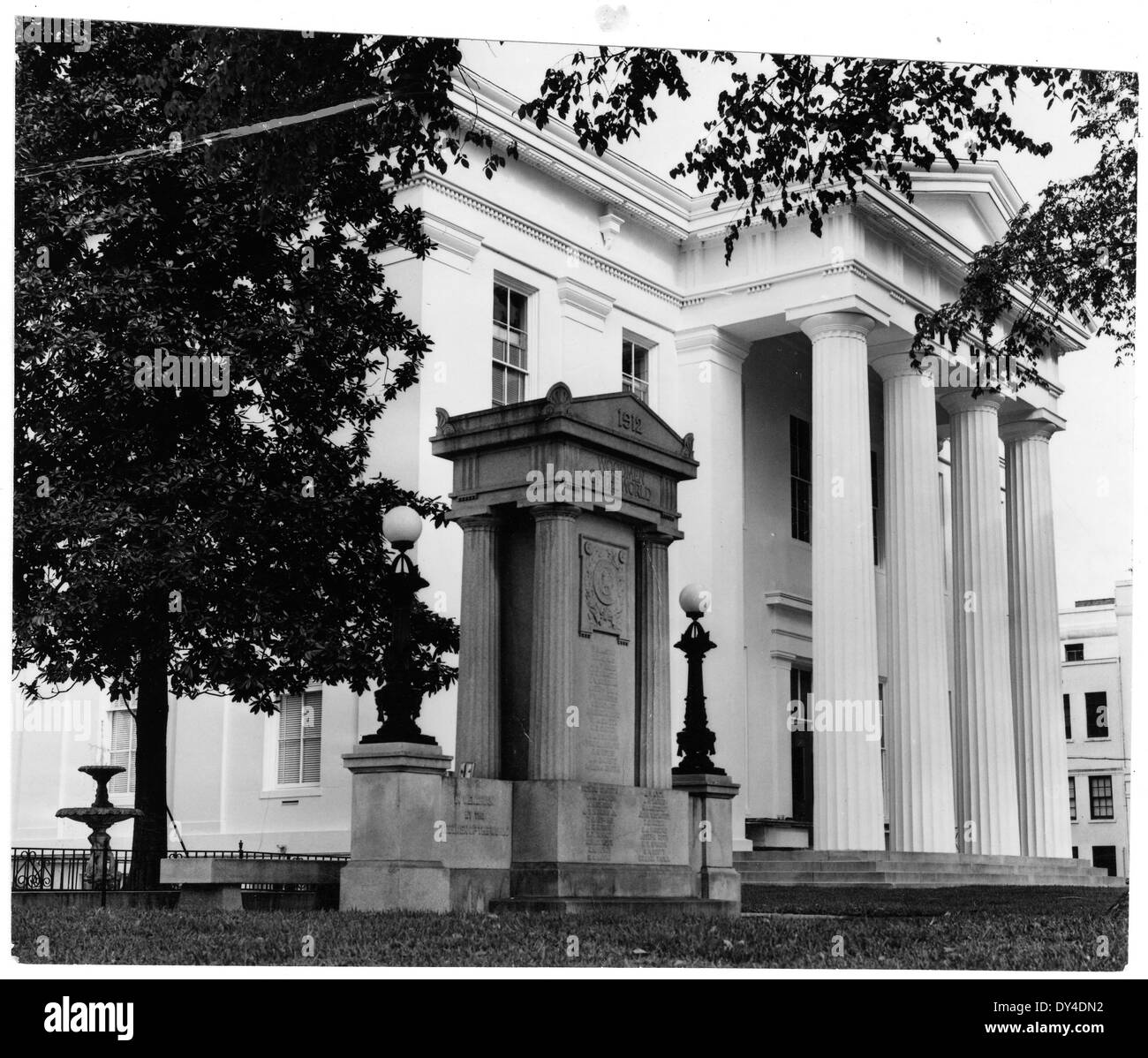 Repairs to the Old Capitol building in Jackson around 1915 reflect ...