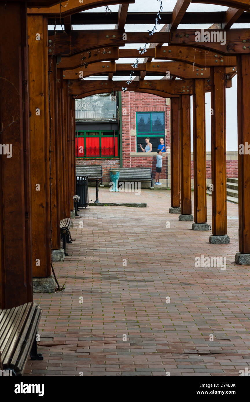 Brick pergola hi-res stock photography and images - Alamy