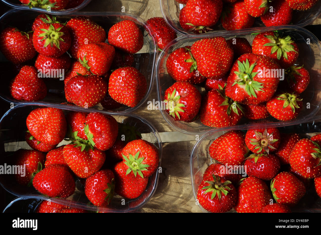 Wooden punnets hi-res stock photography and images - Alamy