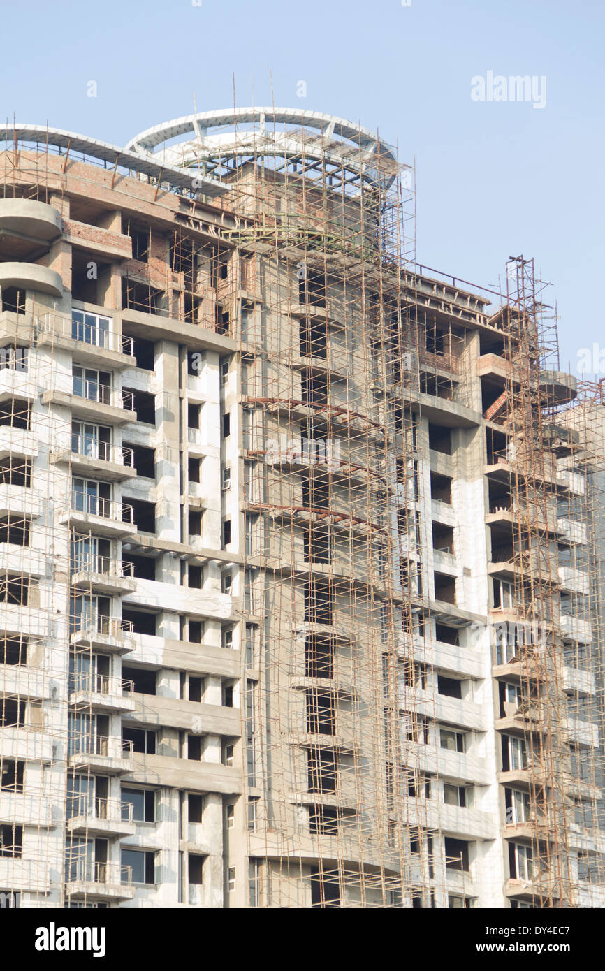 India Apartment building under construction Stock Photo - Alamy
