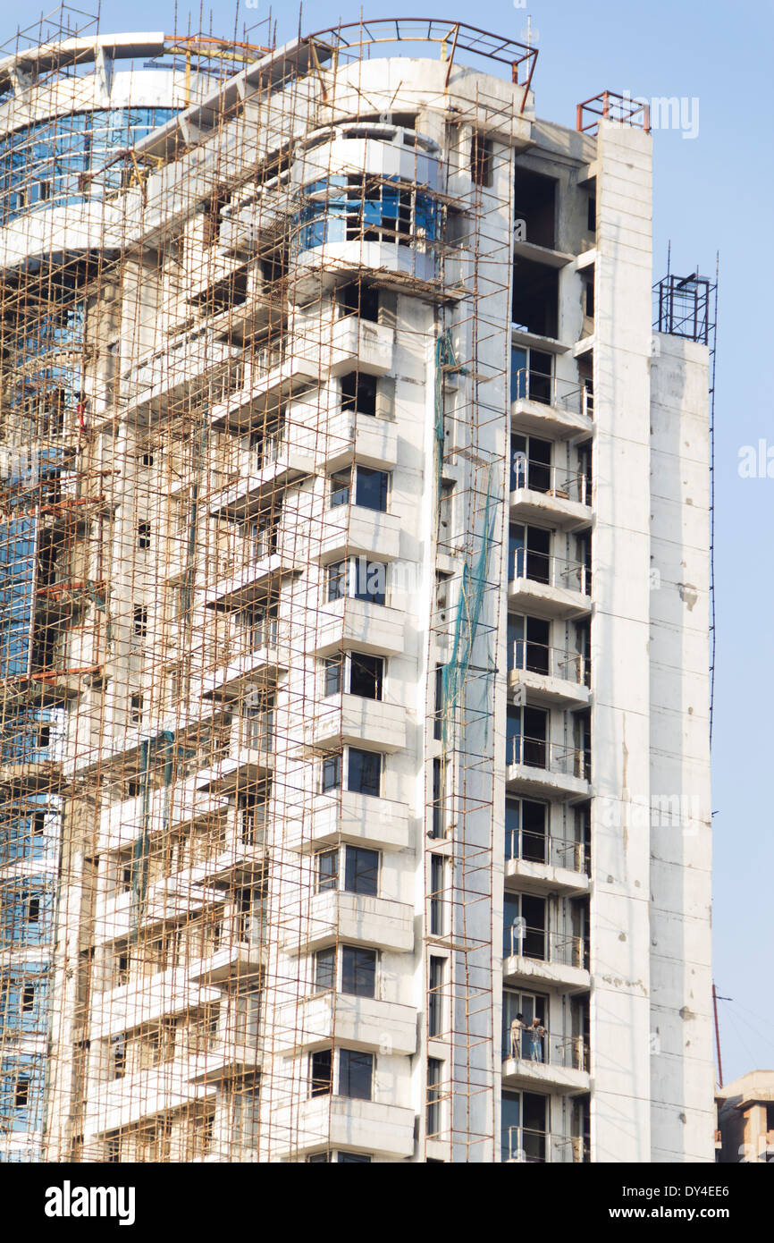 India Apartment building under construction Stock Photo - Alamy