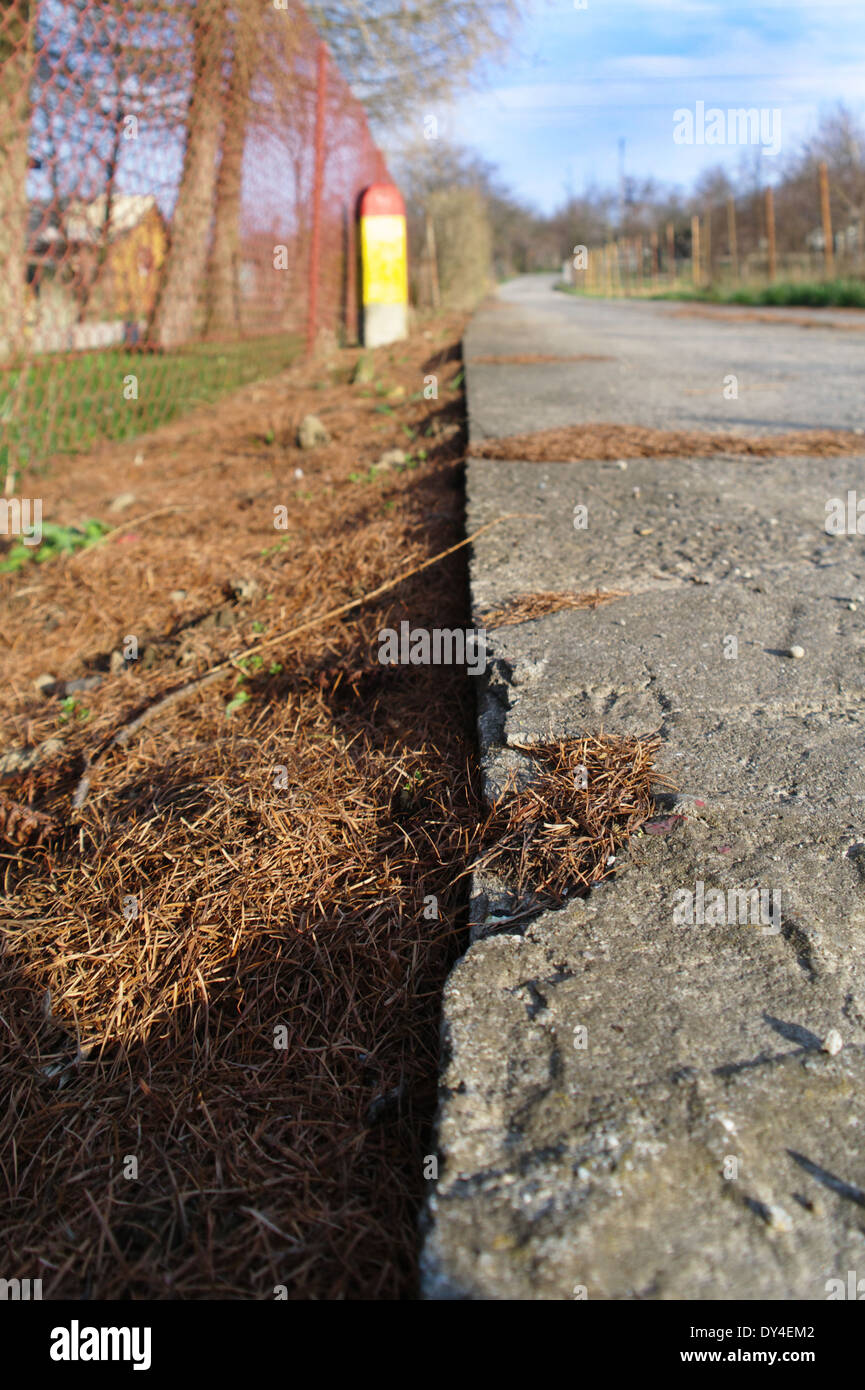 Roadside shoulder hi-res stock photography and images - Alamy