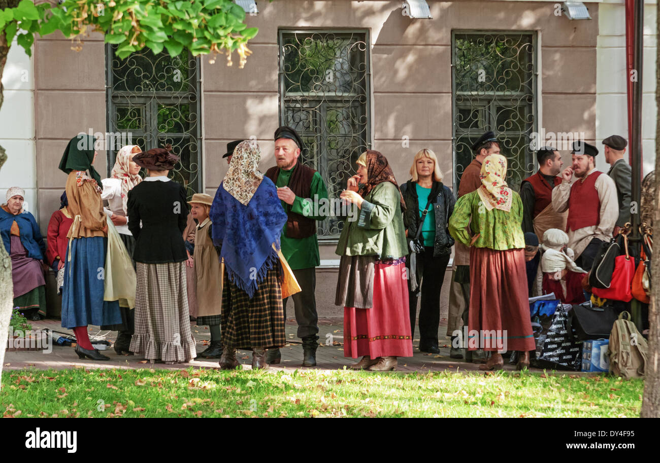 Film actors on rest Stock Photo - Alamy