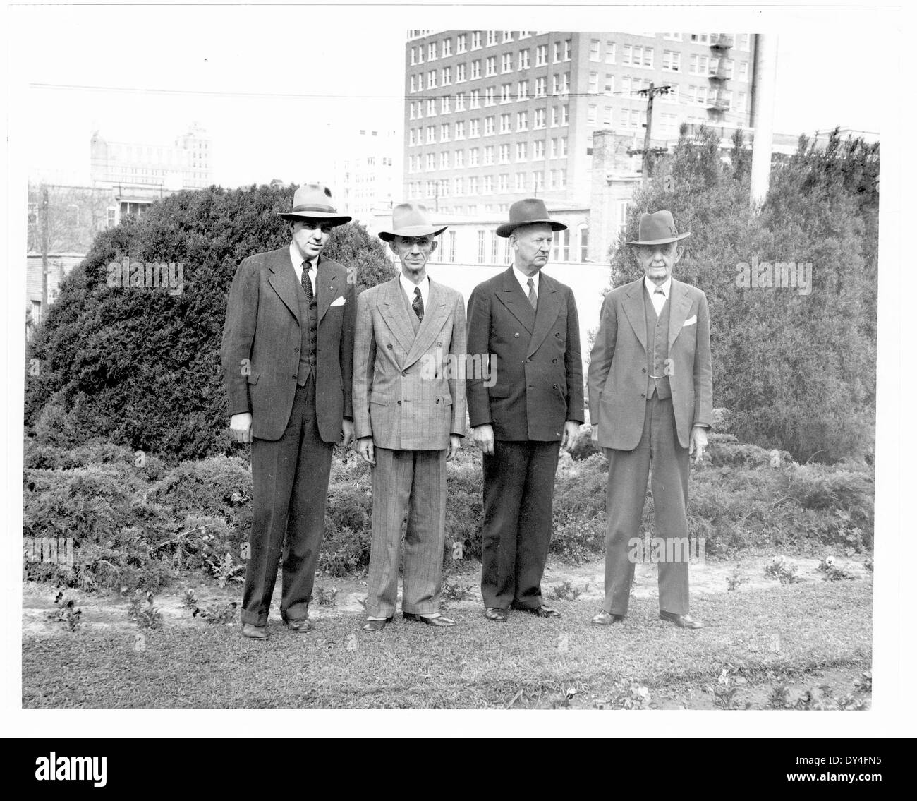 Busy scene business people Cut Out Stock Images & Pictures - Alamy