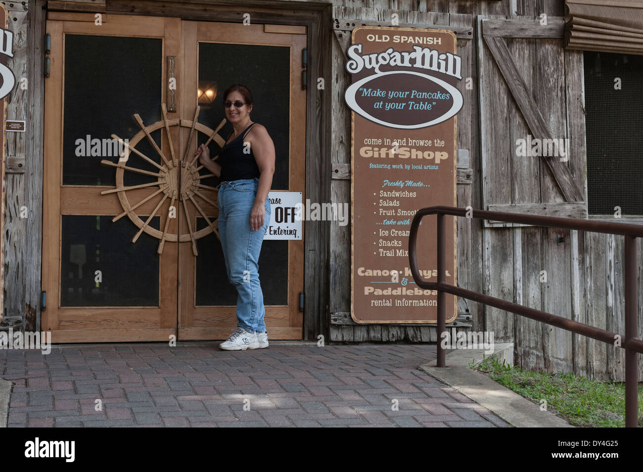 Entering state park hi-res stock photography and images - Alamy