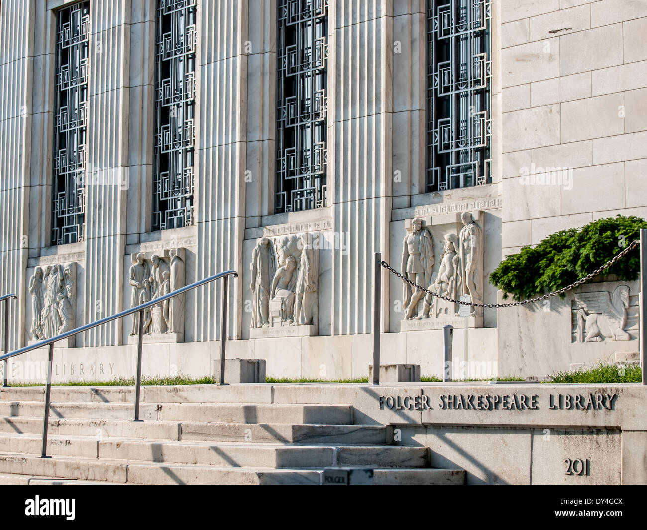 Shakespeare bas relief hi-res stock photography and images - Alamy