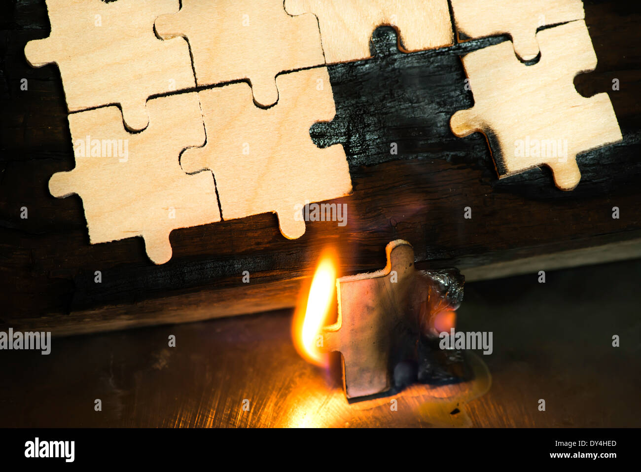 Burn the wood hi-res stock photography and images - Alamy