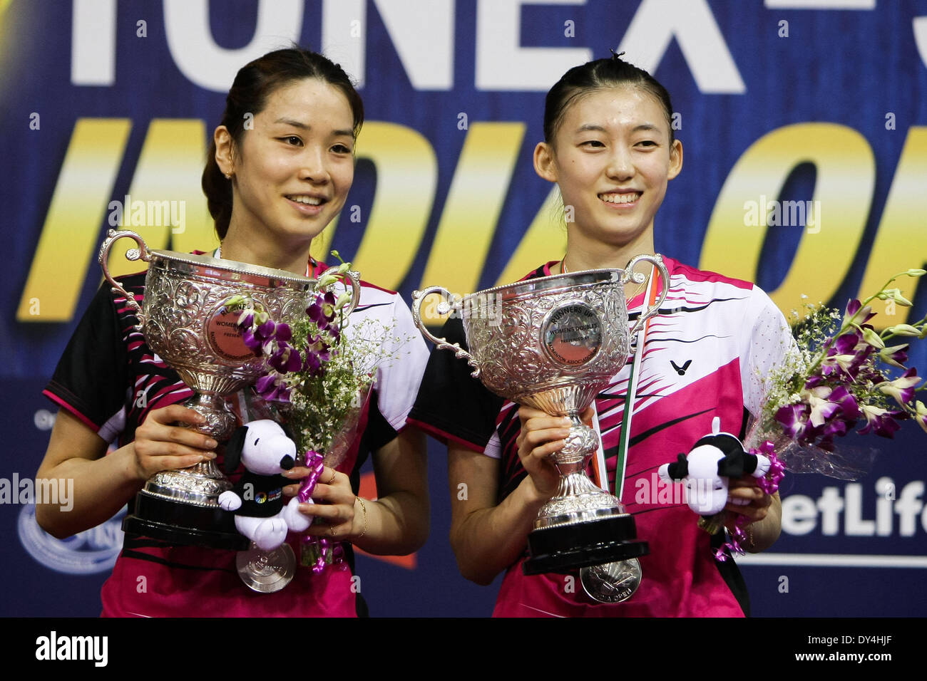 New Delhi, India. 6th Apr, 2014. Jung Kyung Eun (L) and Kim Ha Na of ...