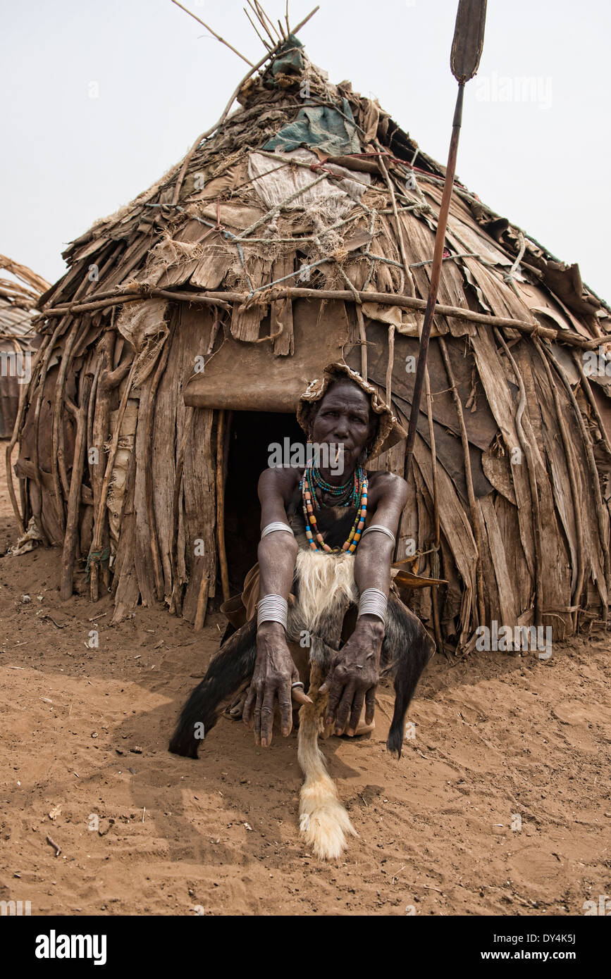 Daasanech tribe hi-res stock photography and images - Alamy