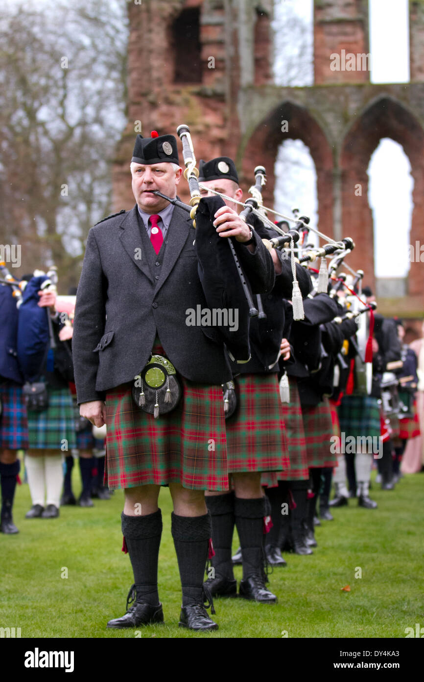 Arbroath, Scotland, UK 6th April, 2014. Drum Major Mr David Gibson ...