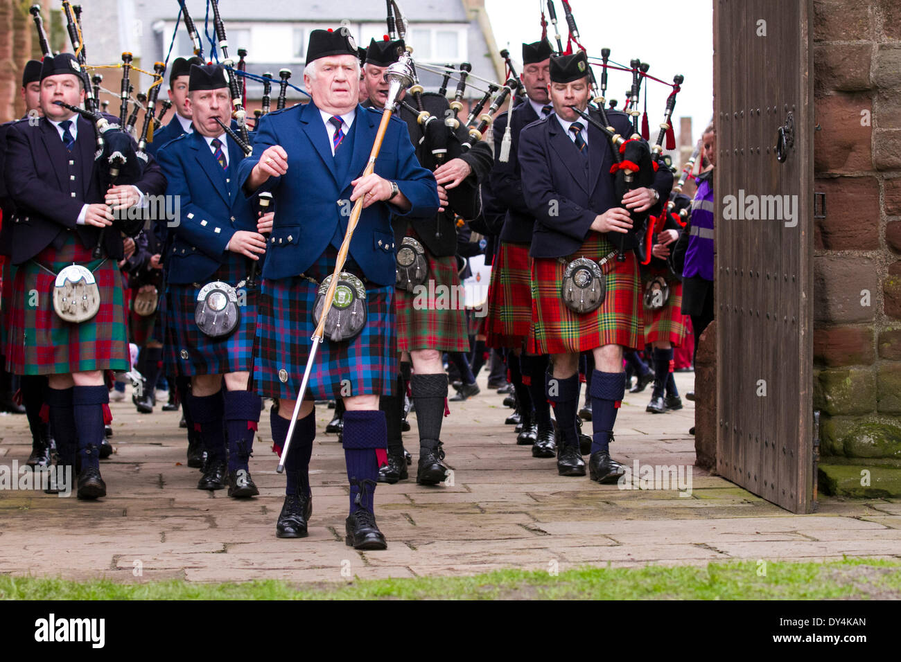 Pipe major leading hi-res stock photography and images - Alamy