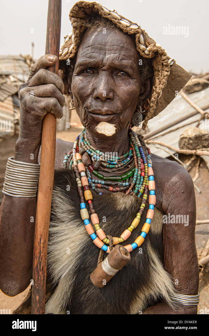 Daasanach tribe hi-res stock photography and images - Alamy