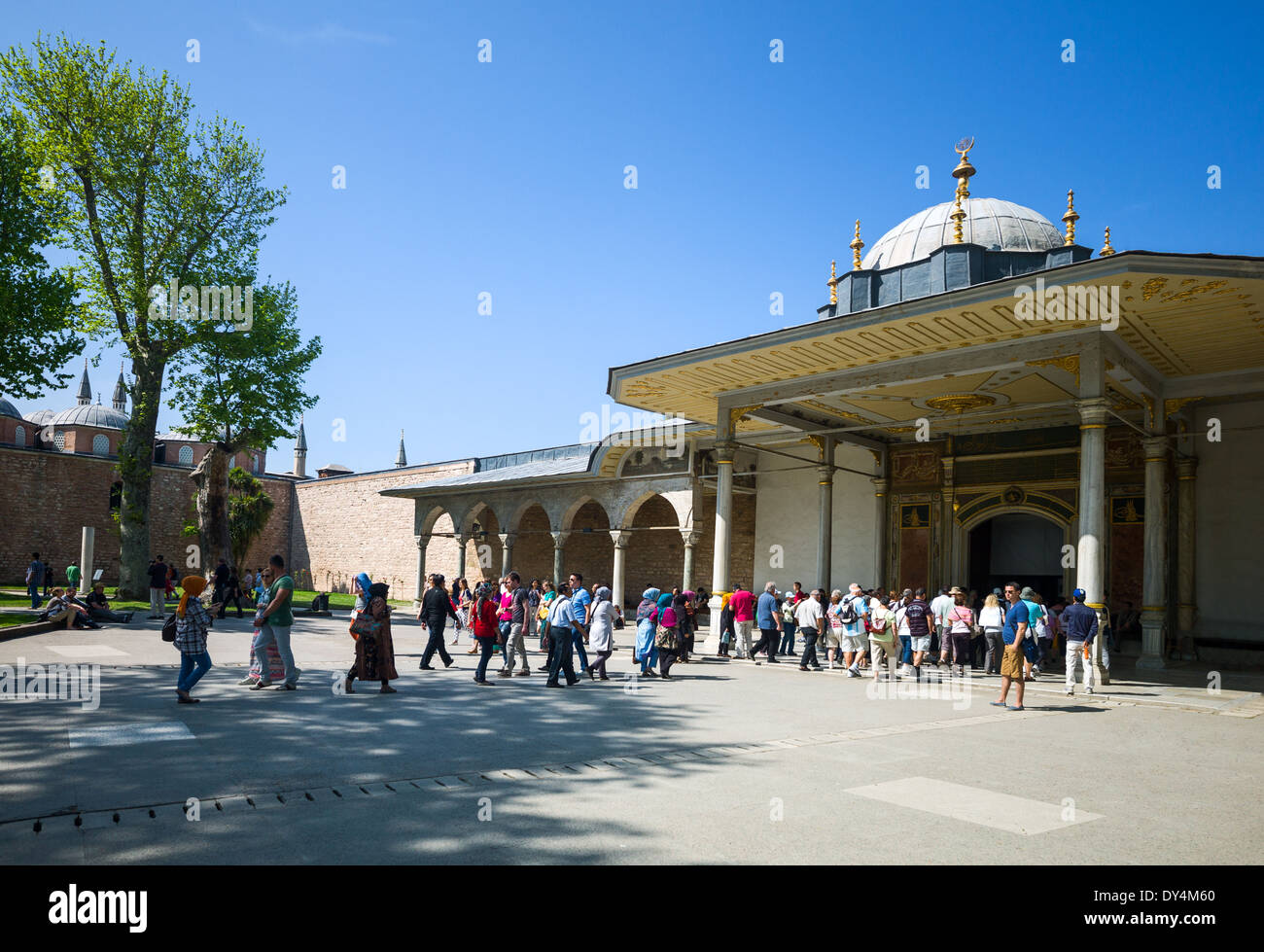 Istanbul, Topkapi Palace, second courtyard, the Gate of Felicity Stock ...