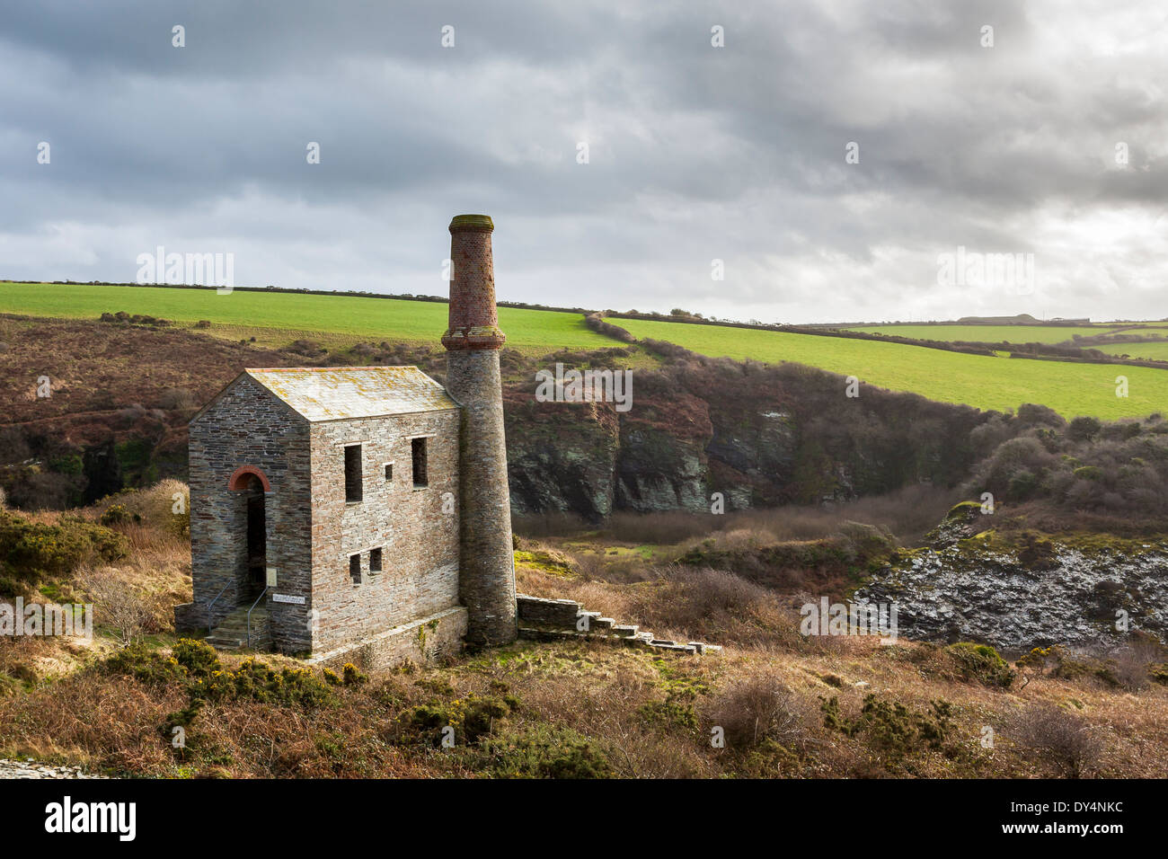 Abandoned Cornish engine house at Prince of Wales quarry Cornwall ...
