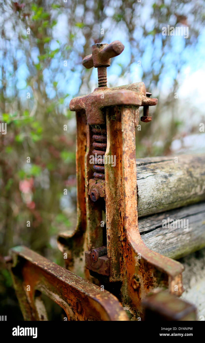 Old mangle hi-res stock photography and images - Alamy