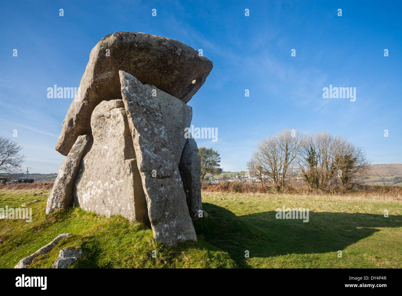 Trethevy quoit cornwall hi-res stock photography and images - Alamy
