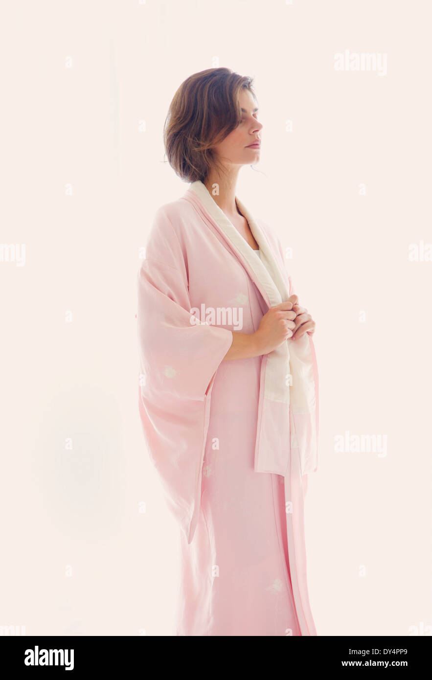 Pink and white kimono hi-res stock photography and images - Alamy