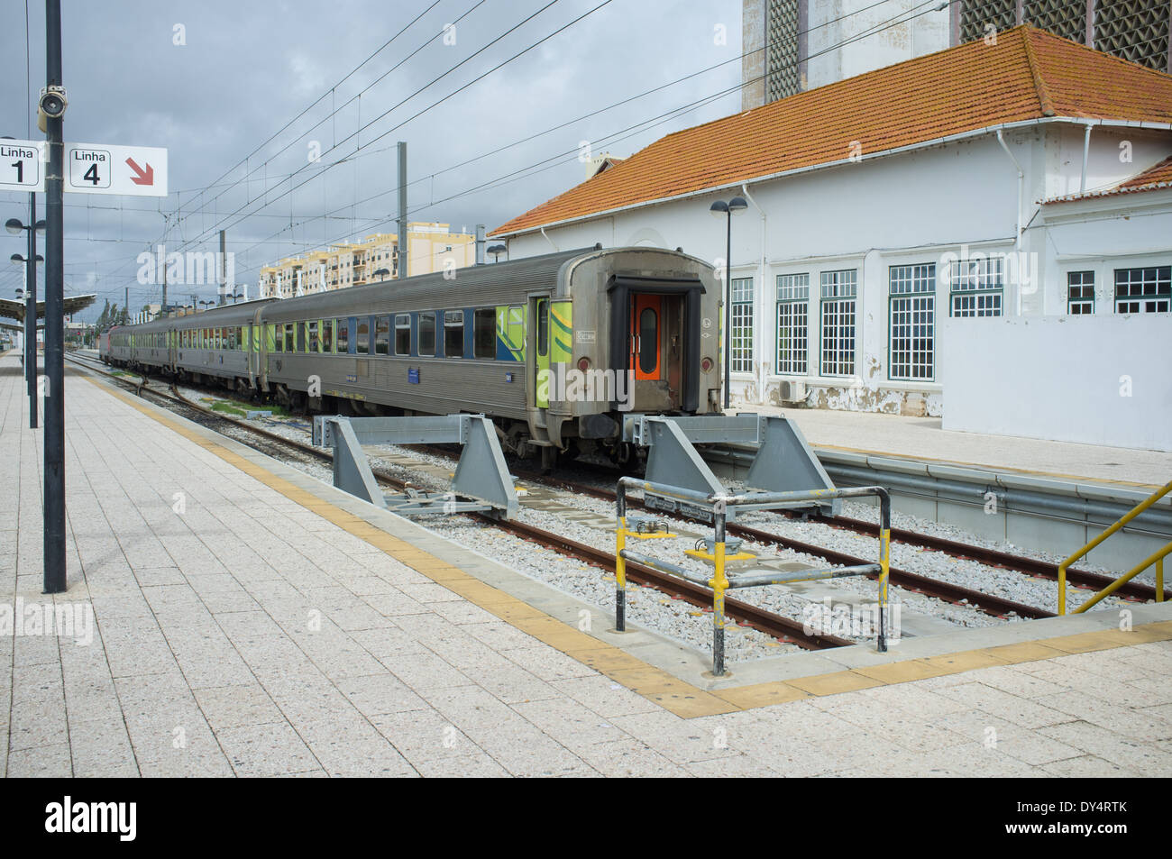 Train at faro railway station Stock Photo - Alamy